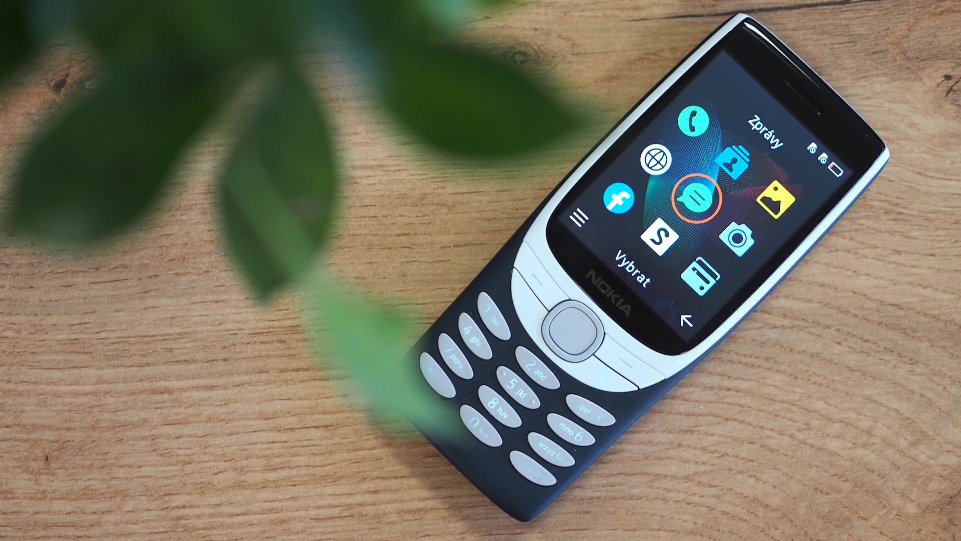 Recenze Nokia 8210 4G – Brnkání na retro strunu, které nezabralo ...