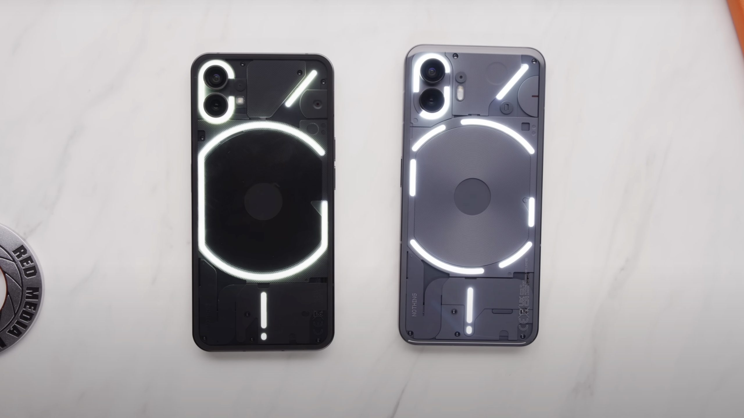 Youtuber propálil design Nothing Phone (2) ještě před premiérou. Jak ...