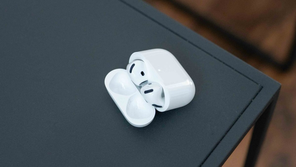 Megaúlovek z Alzy: Populární Apple sluchátka jsou teď jen za 4 311 Kč ...