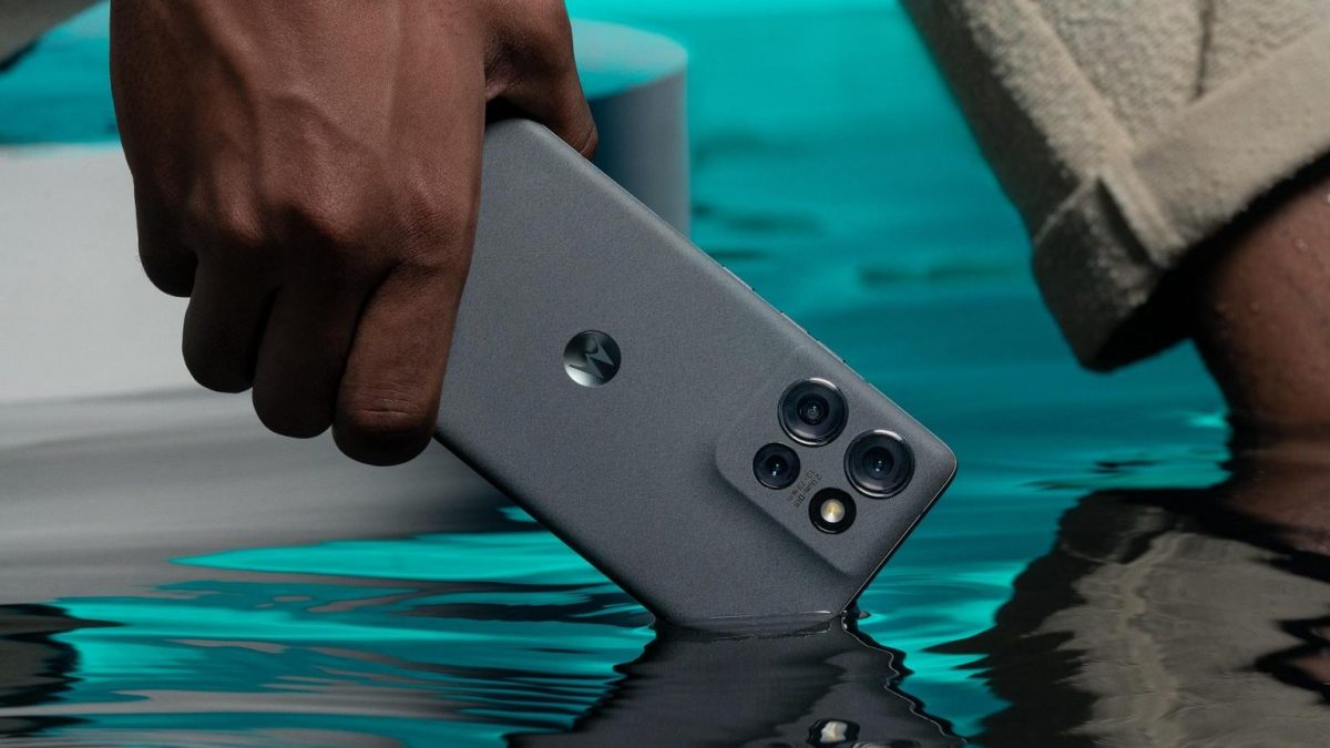 Rekordní sleva drtí prémiový Edge 50 Fusion. HIT Black Friday stojí jen ...